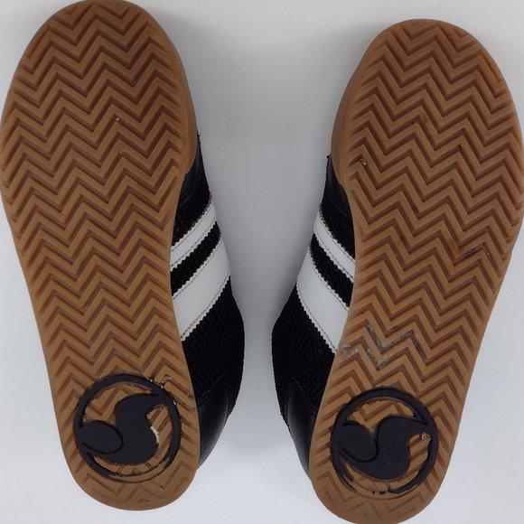 Dvs | Shoes | Y2k Vintage Dvs Mesh Milan Gum Sole Black White Skate ...